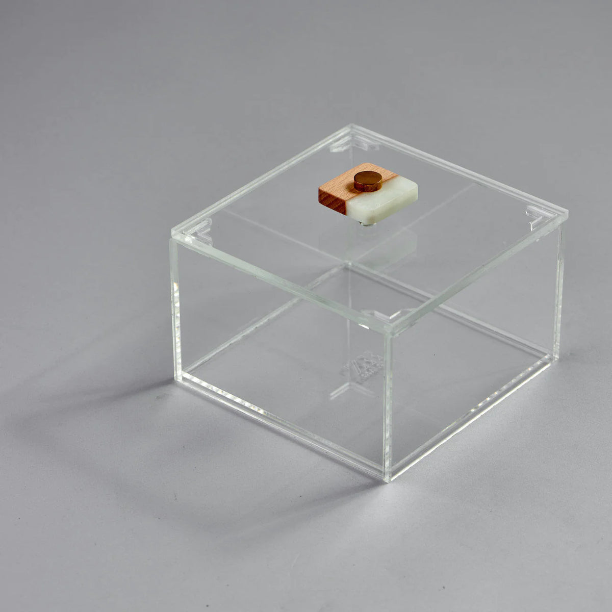 Zee Designs Plexiglass Resin Squared Box – Deco Housewares